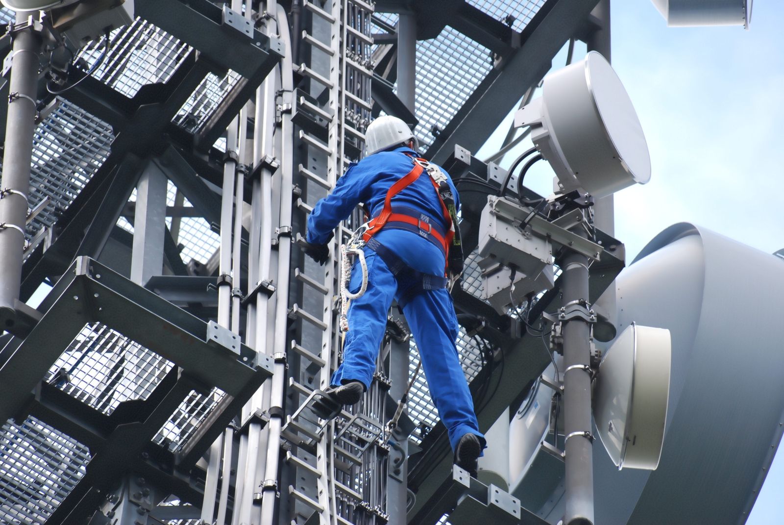 Early fire detection | satellite communcation | radio relay networks